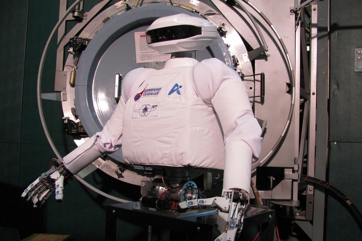 Robot phi hành gia SAR sẽ thay thế các phi công vũ trụ